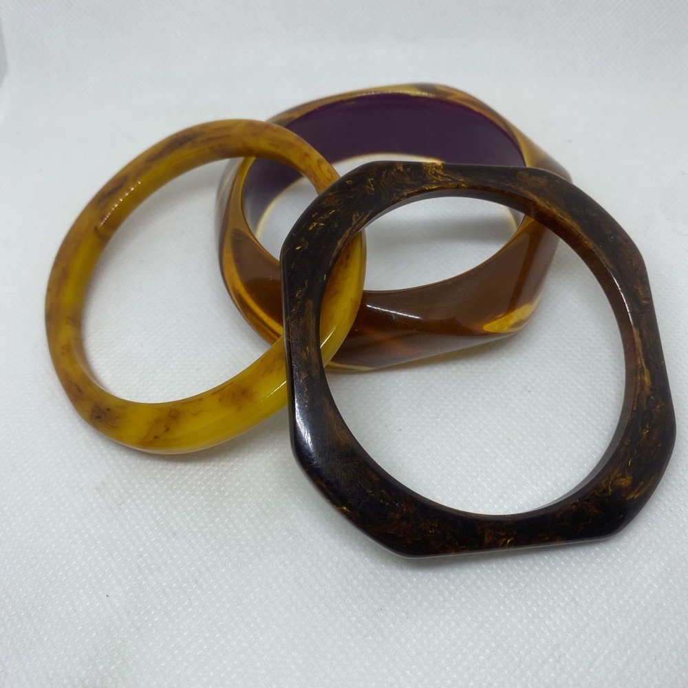 1950-60s Bangle Bracelet Bakelite? Vintage Jewelry - Gem